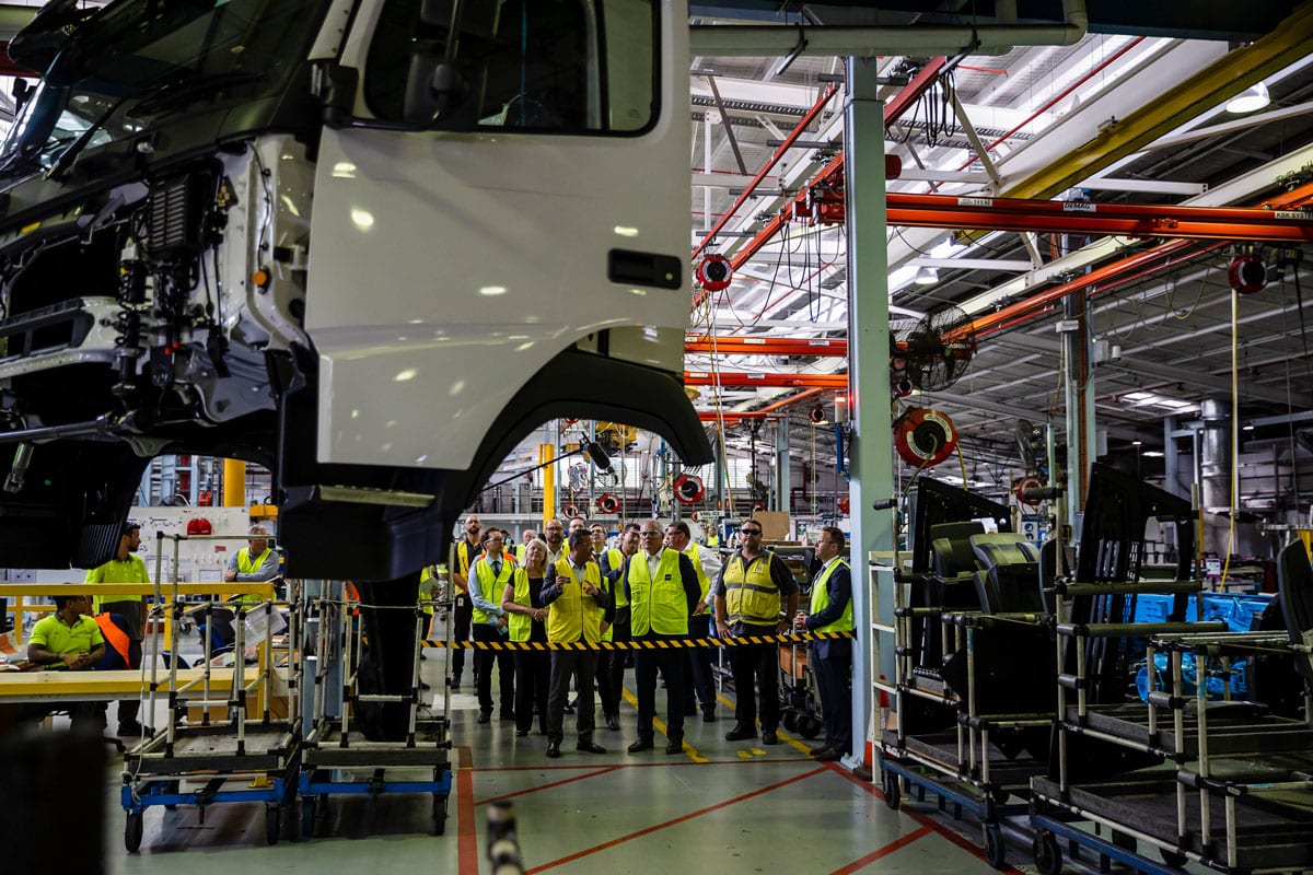 PM visits Volvo manufacturing plant