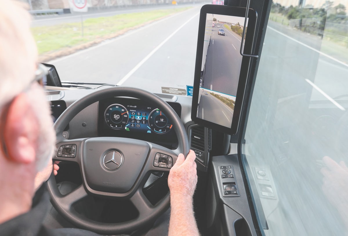 Life in (the middle of) the fast lane with new Actros