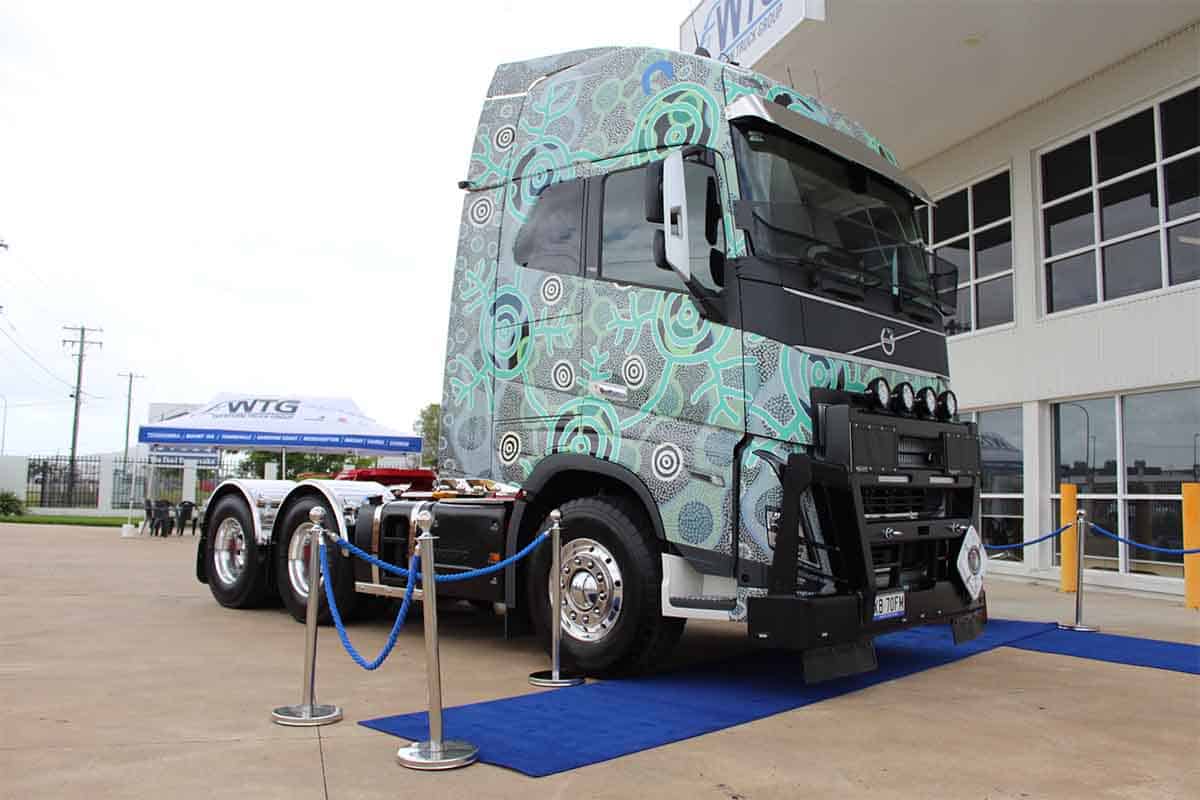 Queensland transport company unveils Indigenous-themed truck