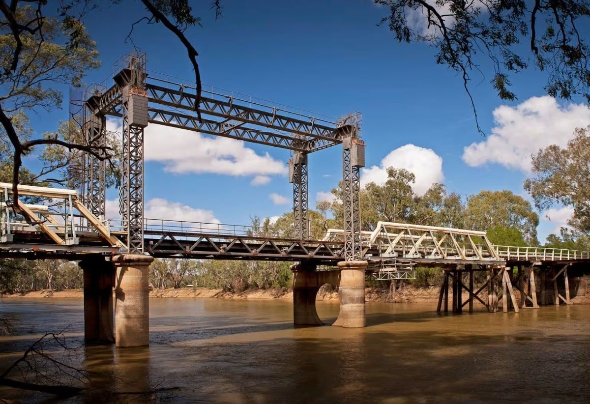 Work to begin on key freight bridge over Murray River