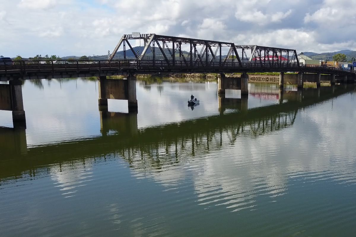 Work progressing to get NSW bridge back in shape