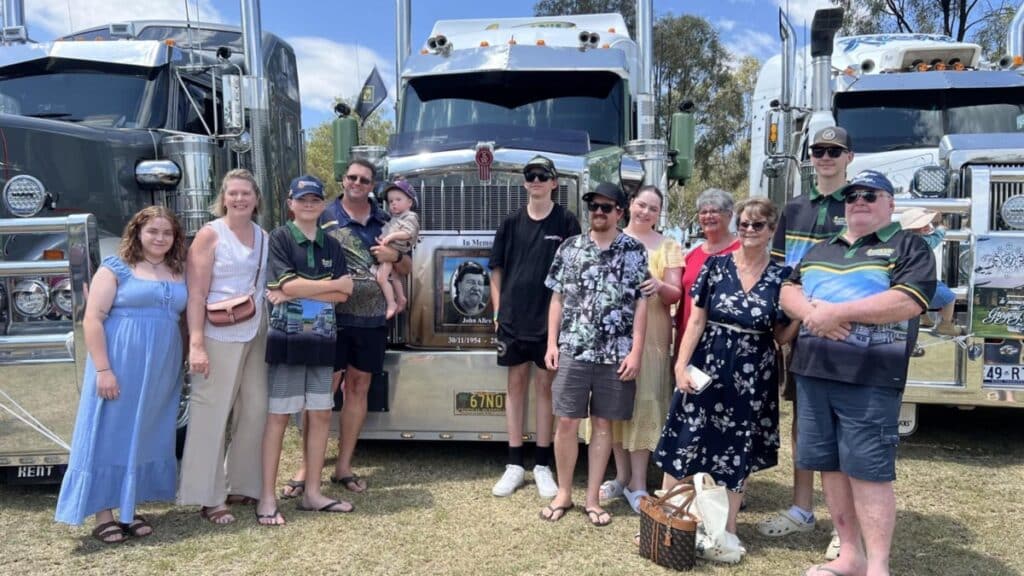 Truck driver pays a special tribute to his truckie dad