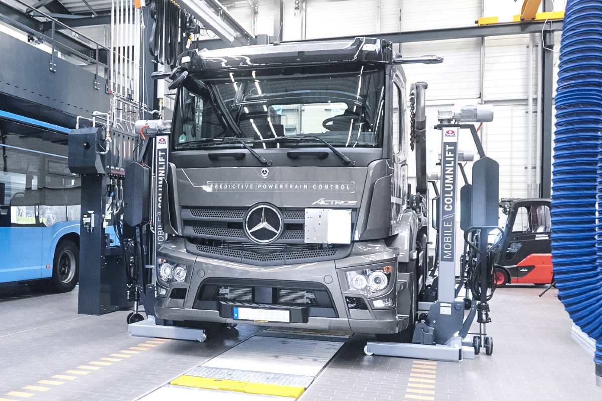 Mobile column lift debuts in Brisbane