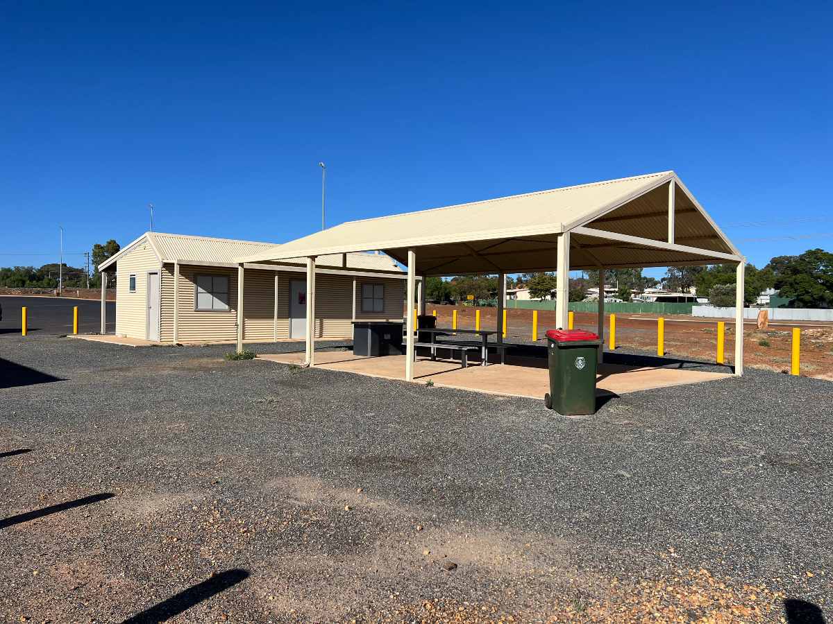Coolgardie rest area wins praise from truckies