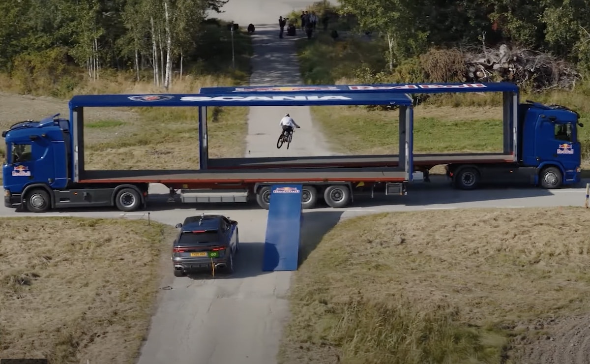 Video: Scania’s driverless trucks put to the test in Red Bull Challenge