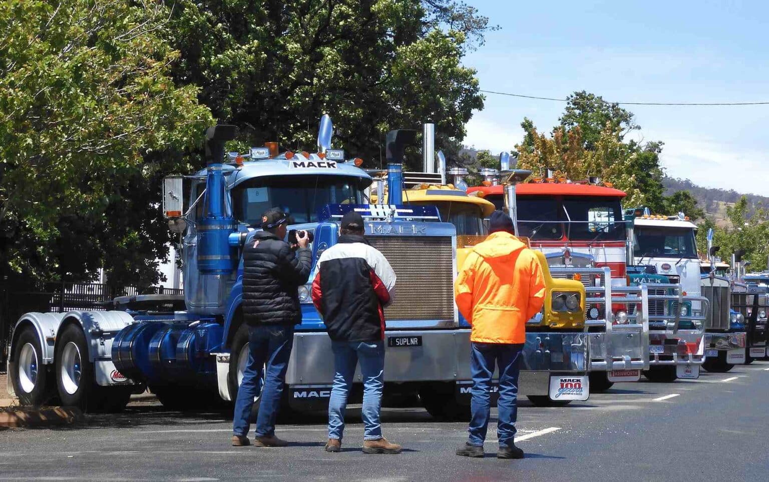 Truckies brave elements to help raise funds for children's ward