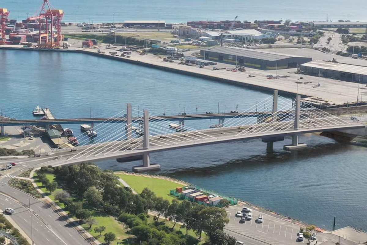 Freight industry sounds alarm over year-long shutdown of port bridge