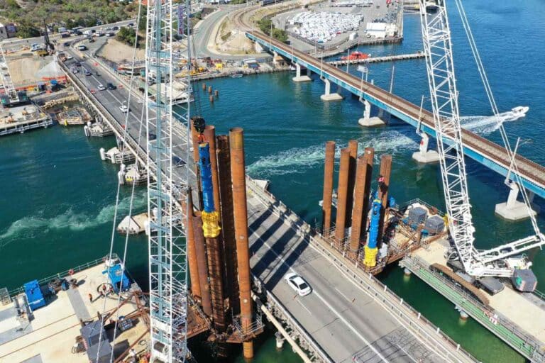 Industry bosses call for 'cool calm' from drivers amid bridge closure chaos