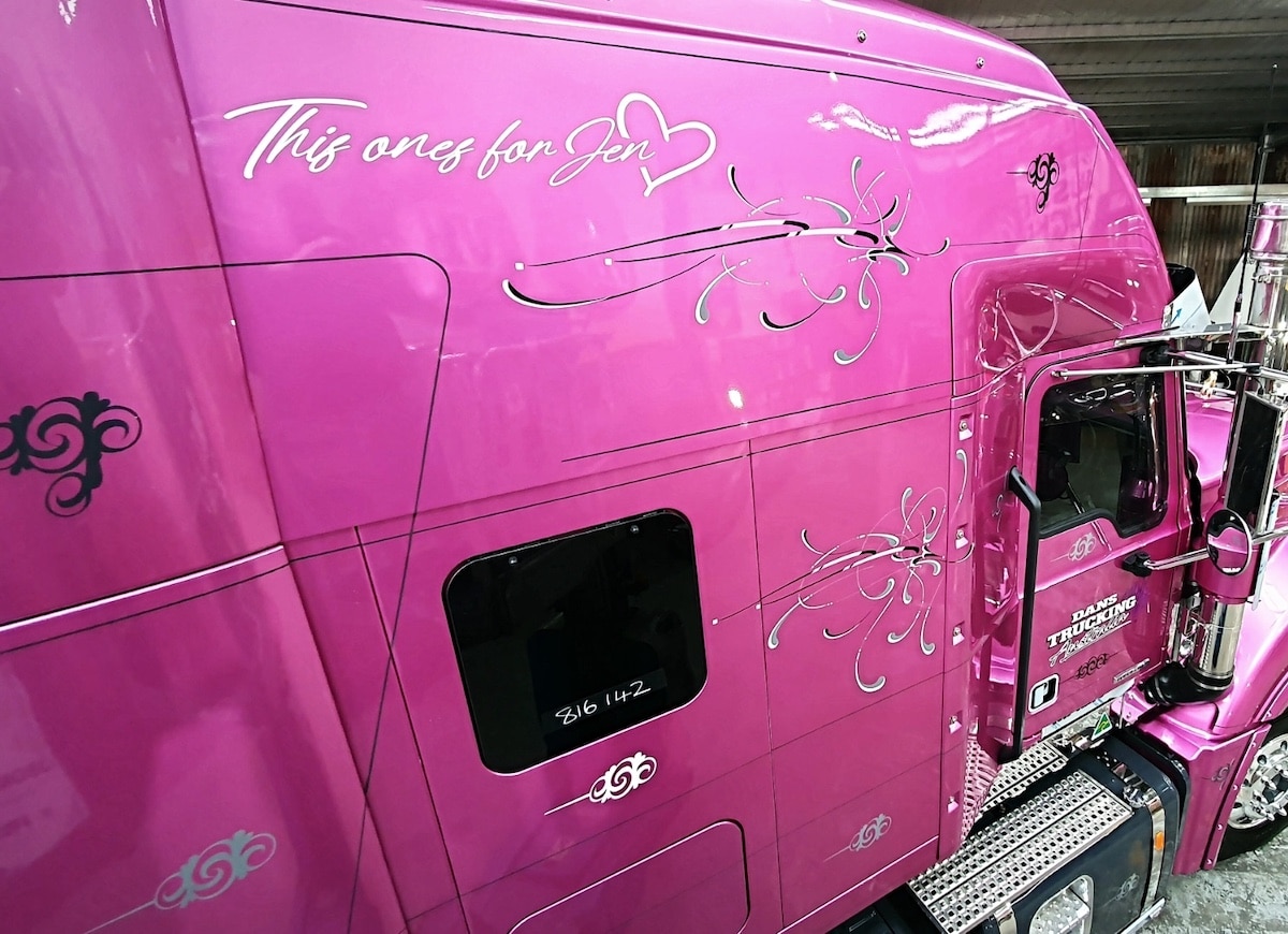 New 780hp Super-Liner with 70-inch bunk not just pretty in pink